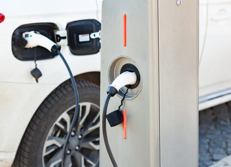 Mekanisme Instalasi Charger Mobil Listrik: Cara Pemasangan dan Biayanya